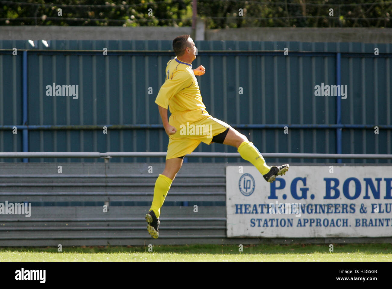 Braintree Town 2 Redbridge 0, Ryman League Premier Division, 17/09/05 ...