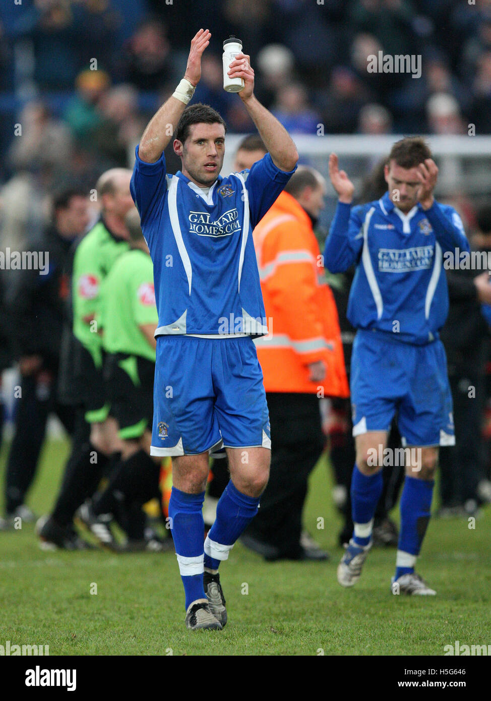 Jon Ashton thanks the Grays fans at the final whistle - Grays Athletic ...