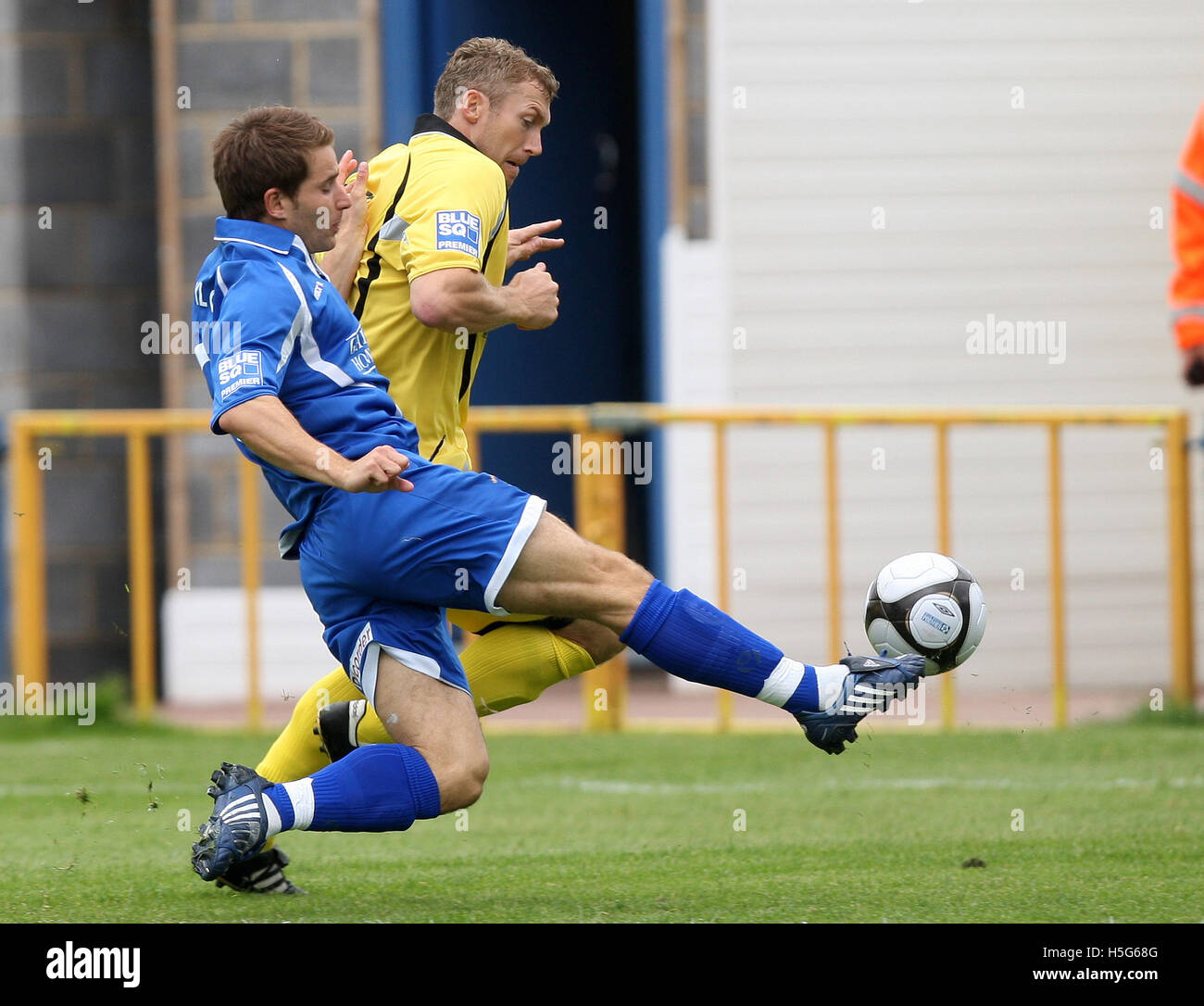 Jamie Taylor of Grays goes close with an early chance - Grays Athletic ...