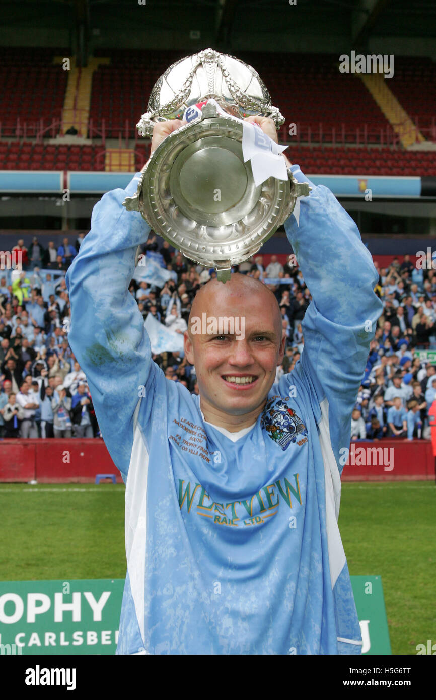 Hucknall town fa trophy final hi-res stock photography and images - Alamy