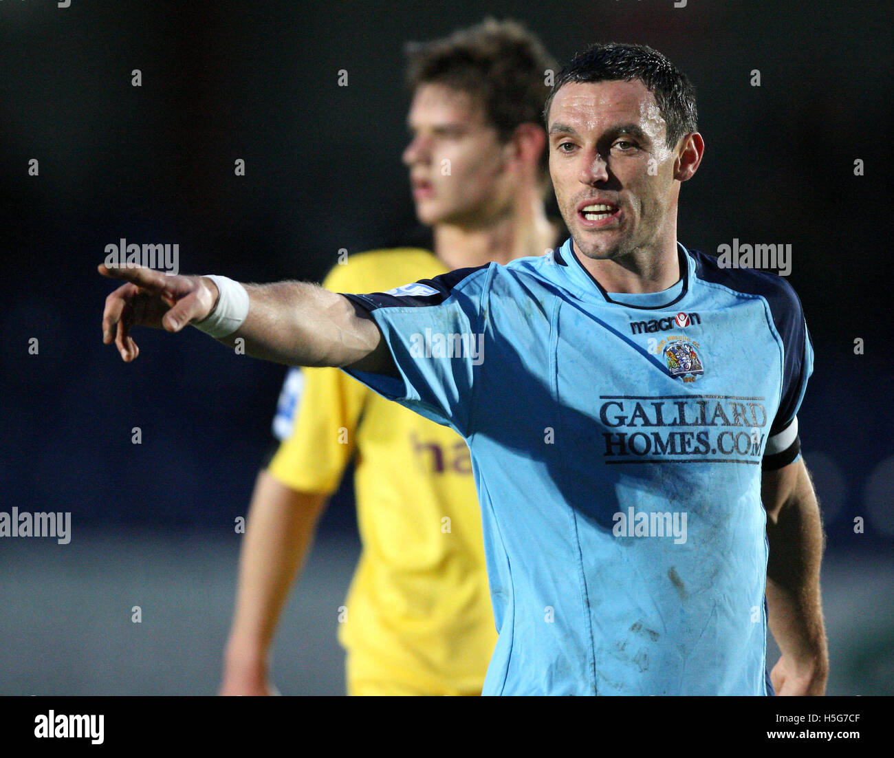 Jamie Stuart of Grays points the way - Grays Athletic vs Rushden ...