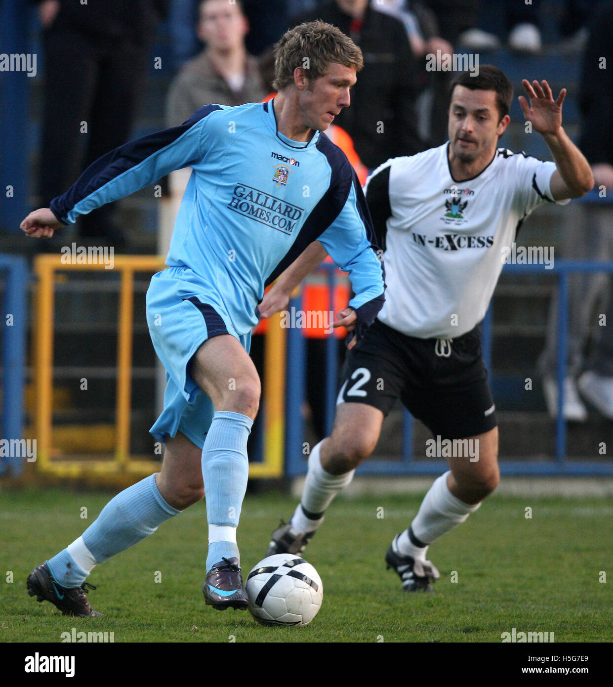 Jeff Goulding of Grays takes on Jonathan Bass of Salisbury - Grays ...