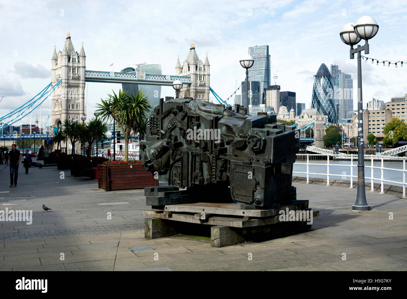The Head of Invention sculpture by Eduardo Luigi Paolozzi, South Bank ...