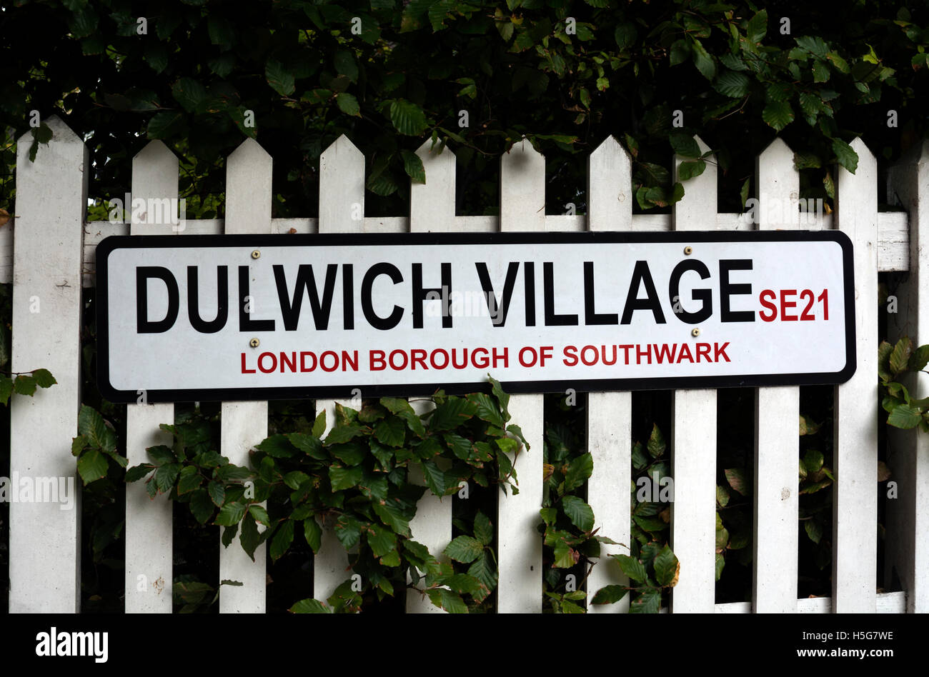 Dulwich village sign hi-res stock photography and images - Alamy