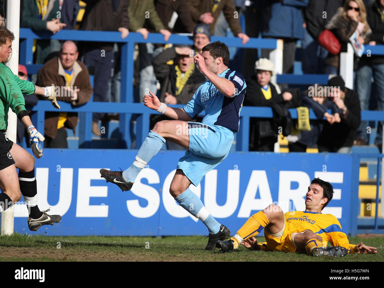 Jon Ashton of Grays opens the scoring 1-0 and celebrates his goal ...