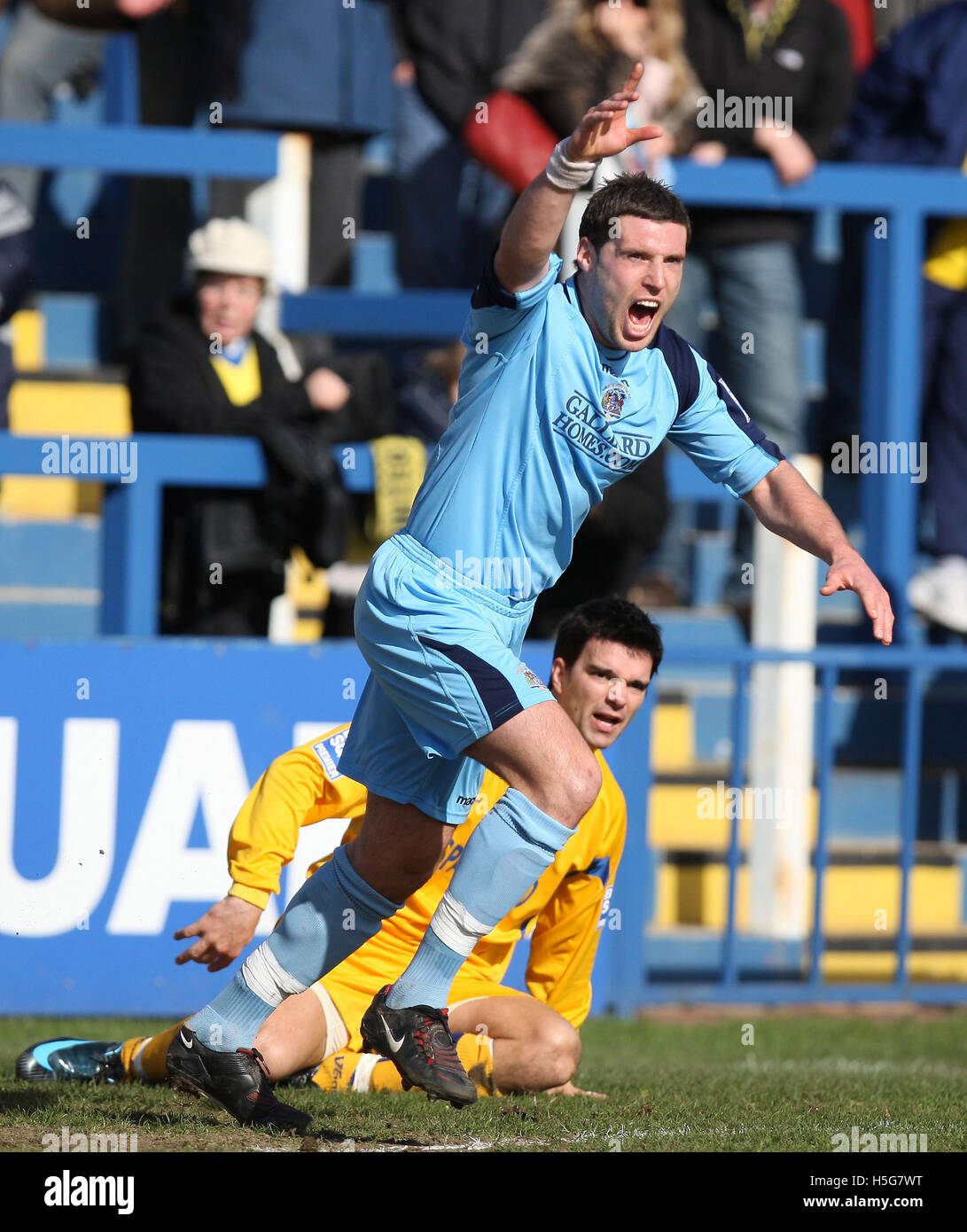 Jon Ashton of Grays opens the scoring 1-0 and celebrates his goal ...