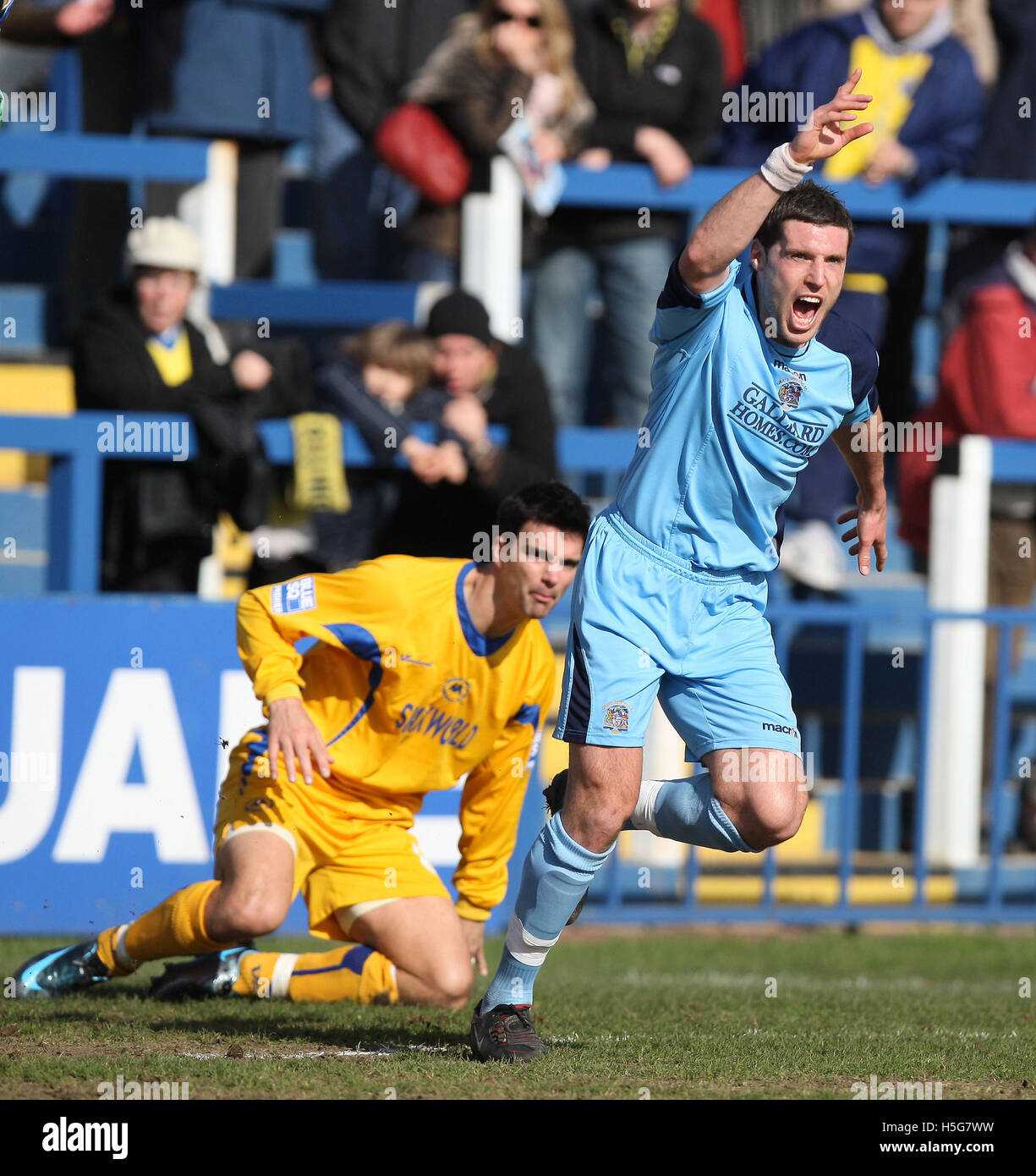 Jon Ashton of Grays opens the scoring 1-0 and celebrates his goal ...