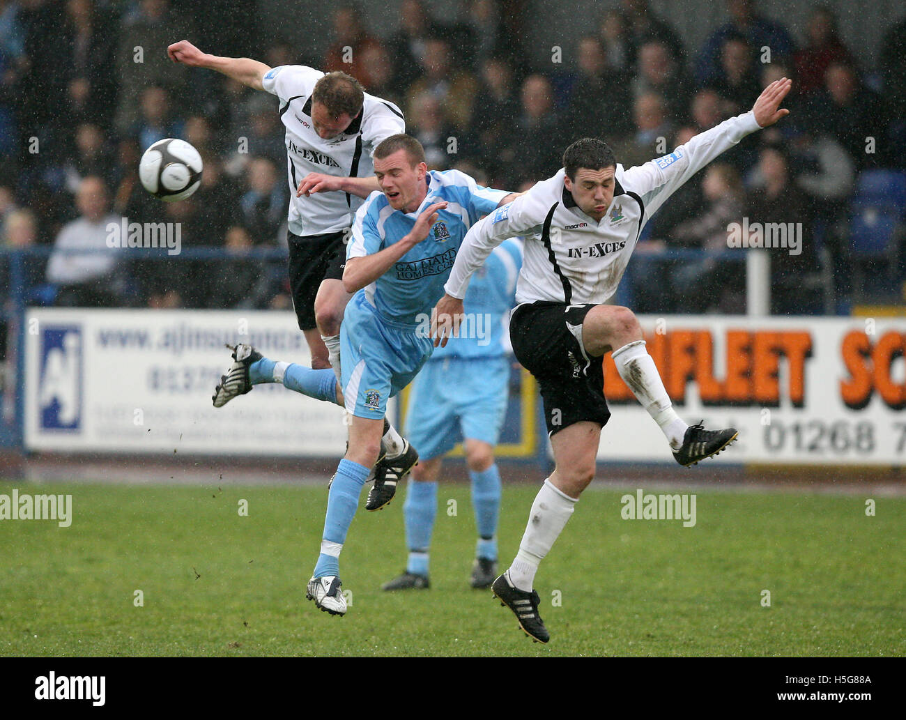 Barry Cogan in action for Grays - Grays Athletic vs Salisbury City ...