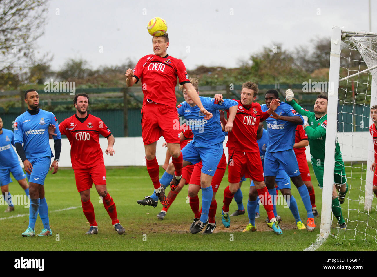 Sudbury clear a rare Redbridge corner - Redbridge vs AFC Sudbury ...