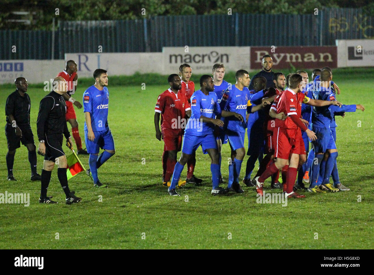 Tempers flare end game redbridge hi-res stock photography and images ... Tempers flare end game redbridge hi-res stock photography and images ...
