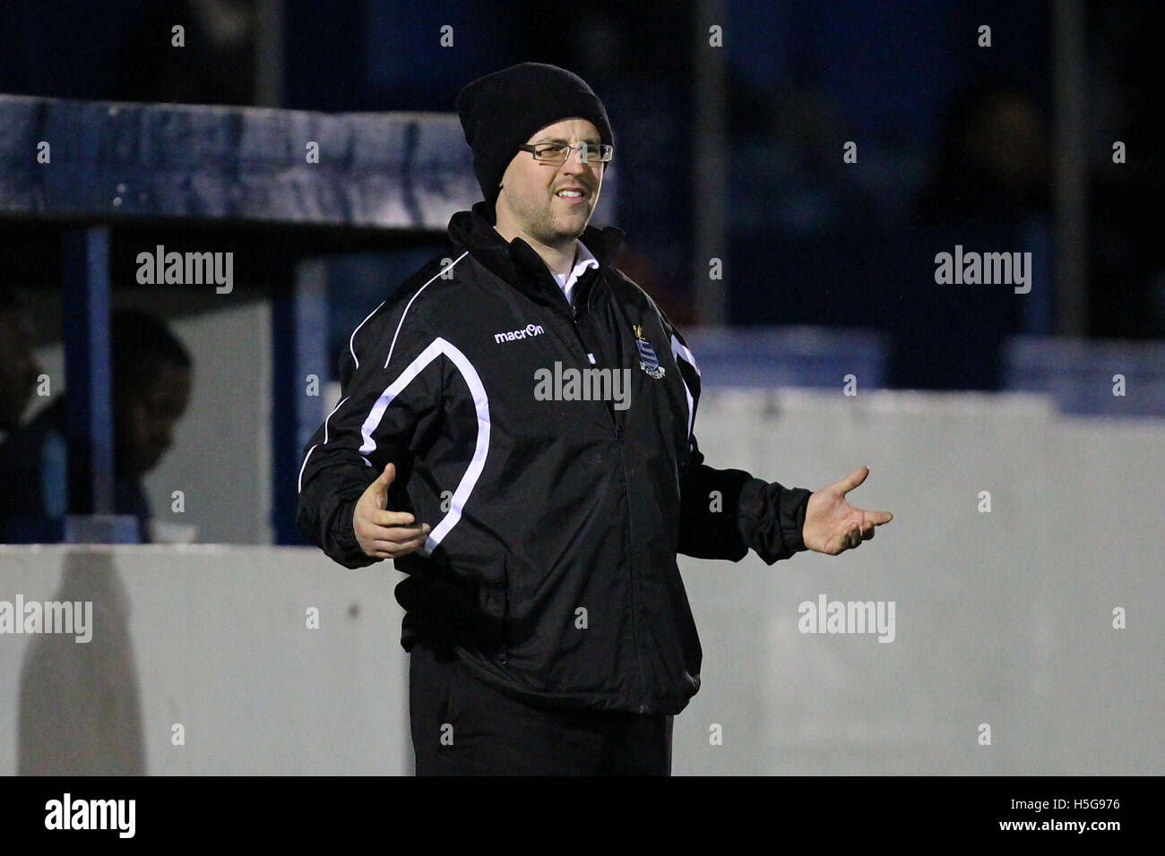 Redbridge joint manager Ricky Eaton - Redbridge vs Heybridge Swifts ...