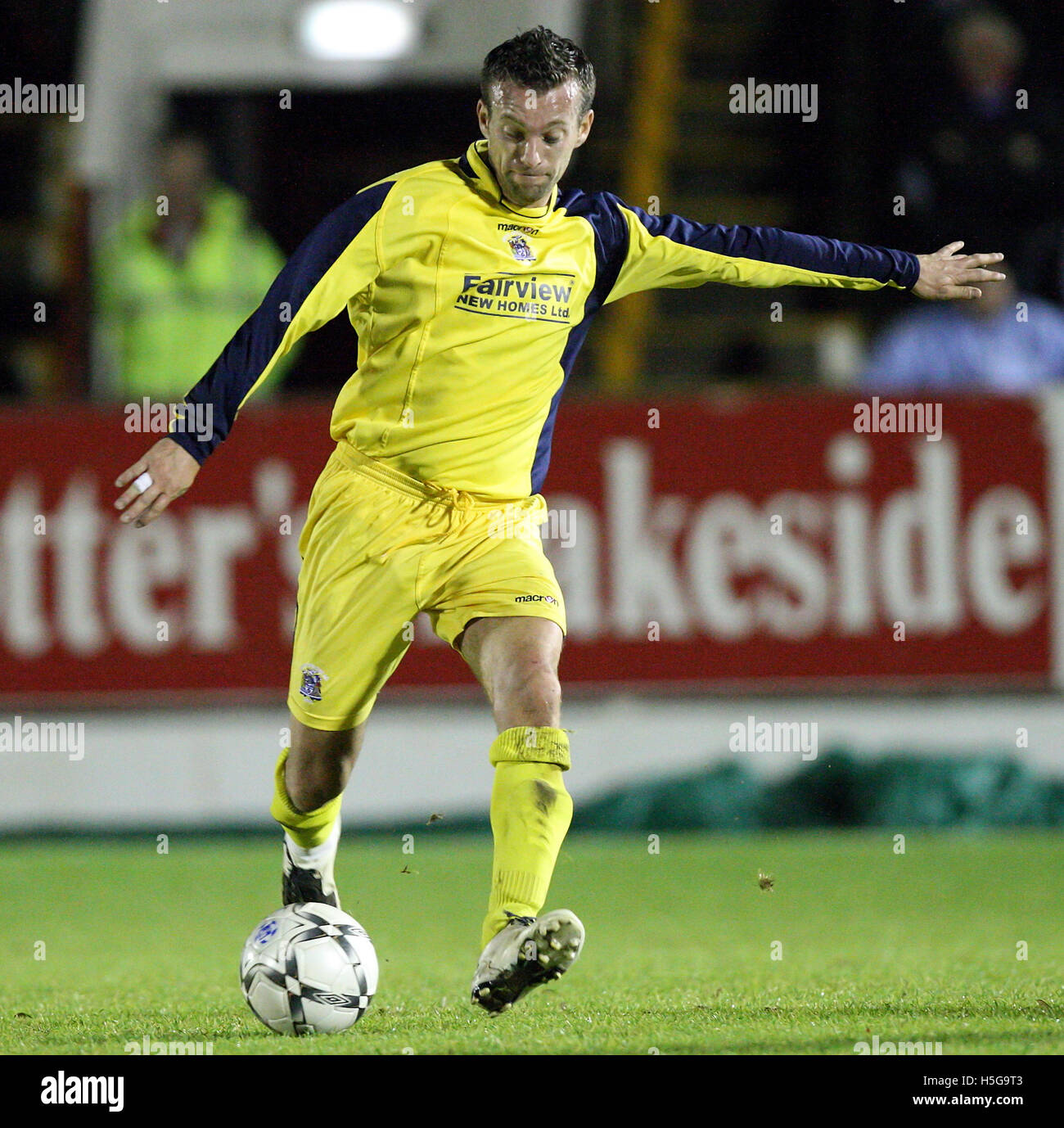 Aldershot town football club hi-res stock photography and images - Alamy