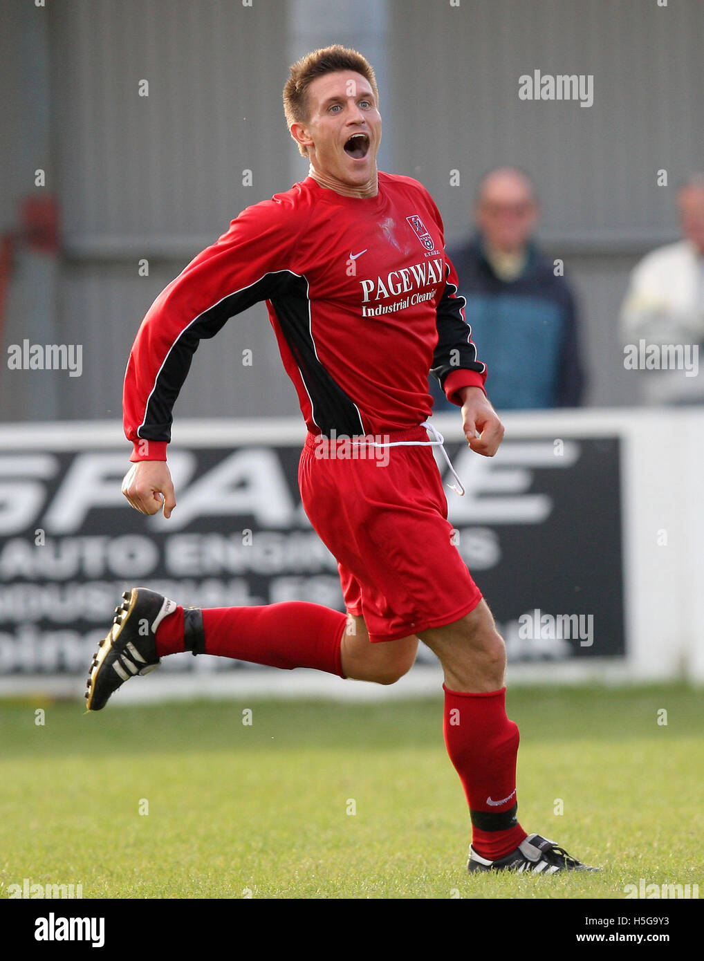 Lee Burns celebrates his goal for East Thurrock 5-2 - Billericay Town ...