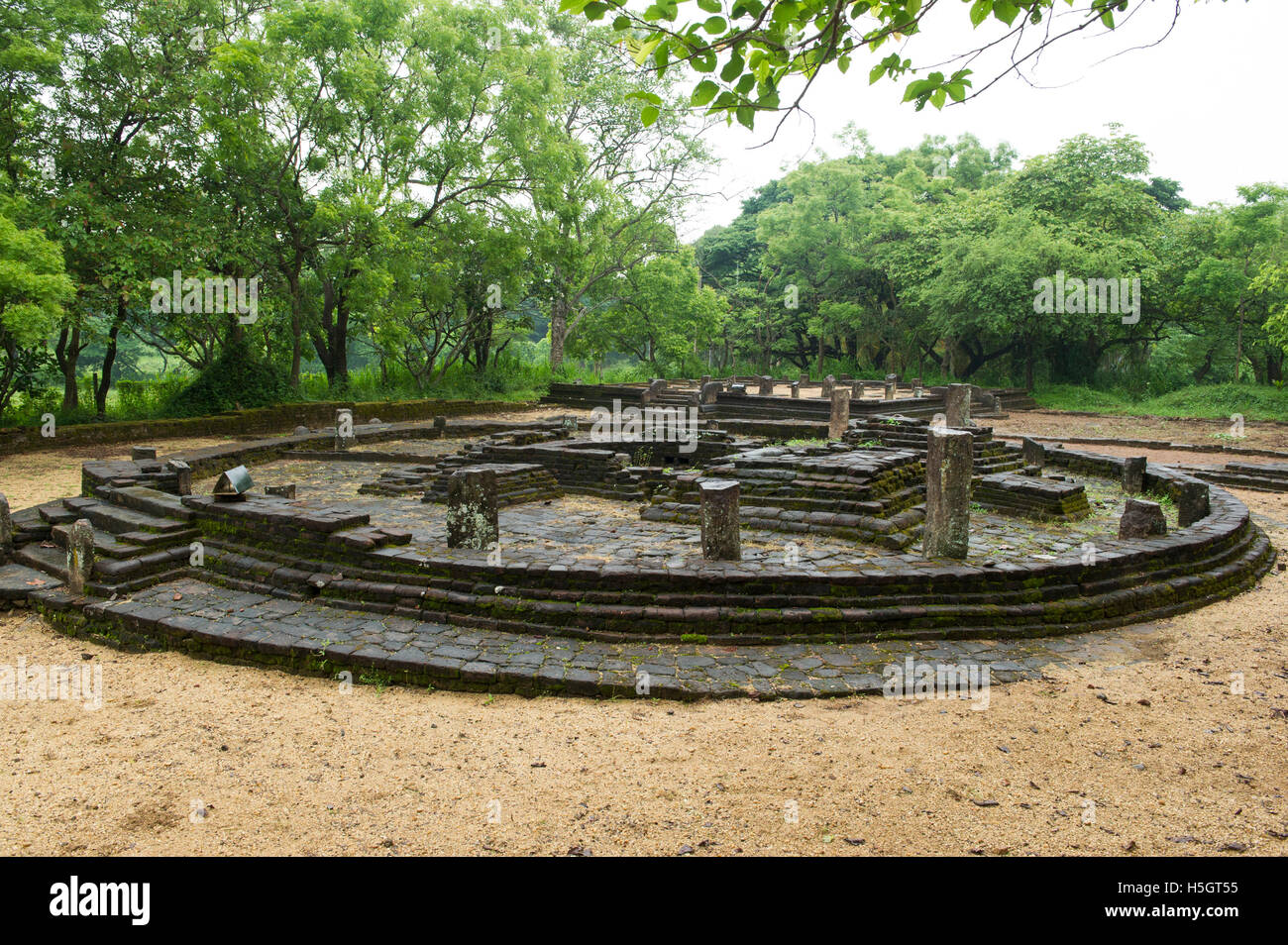 Dambulla Somawathiya Stupa, built by King Walagamba in the 2nd century ...