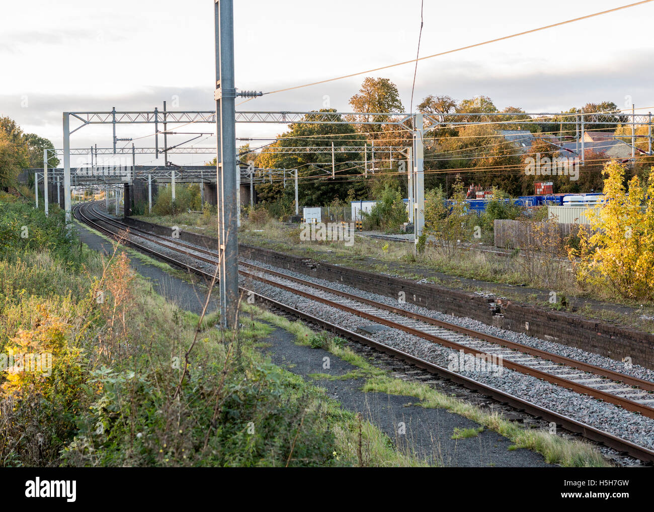 Disused railway hi-res stock photography and images - Alamy