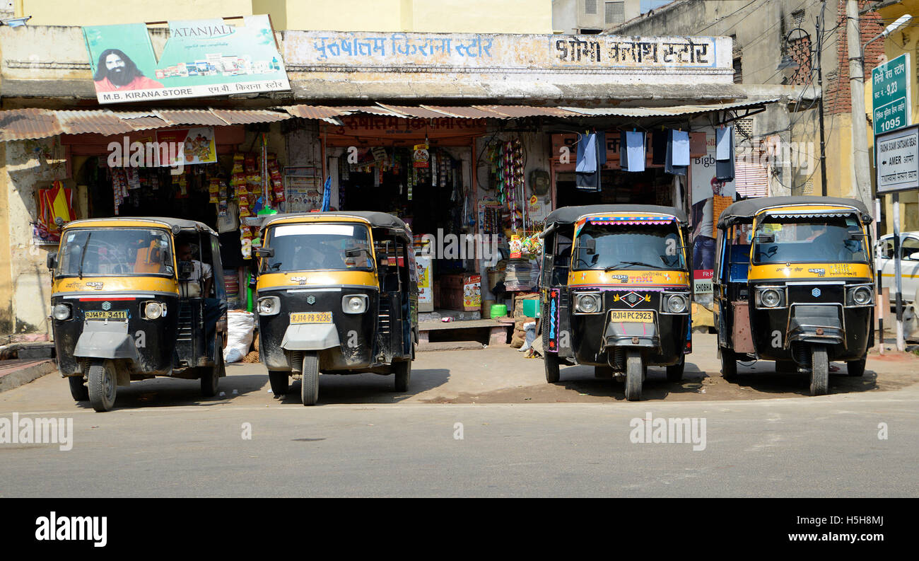 Auto rickshaw stand india hi-res stock photography and images - Alamy
