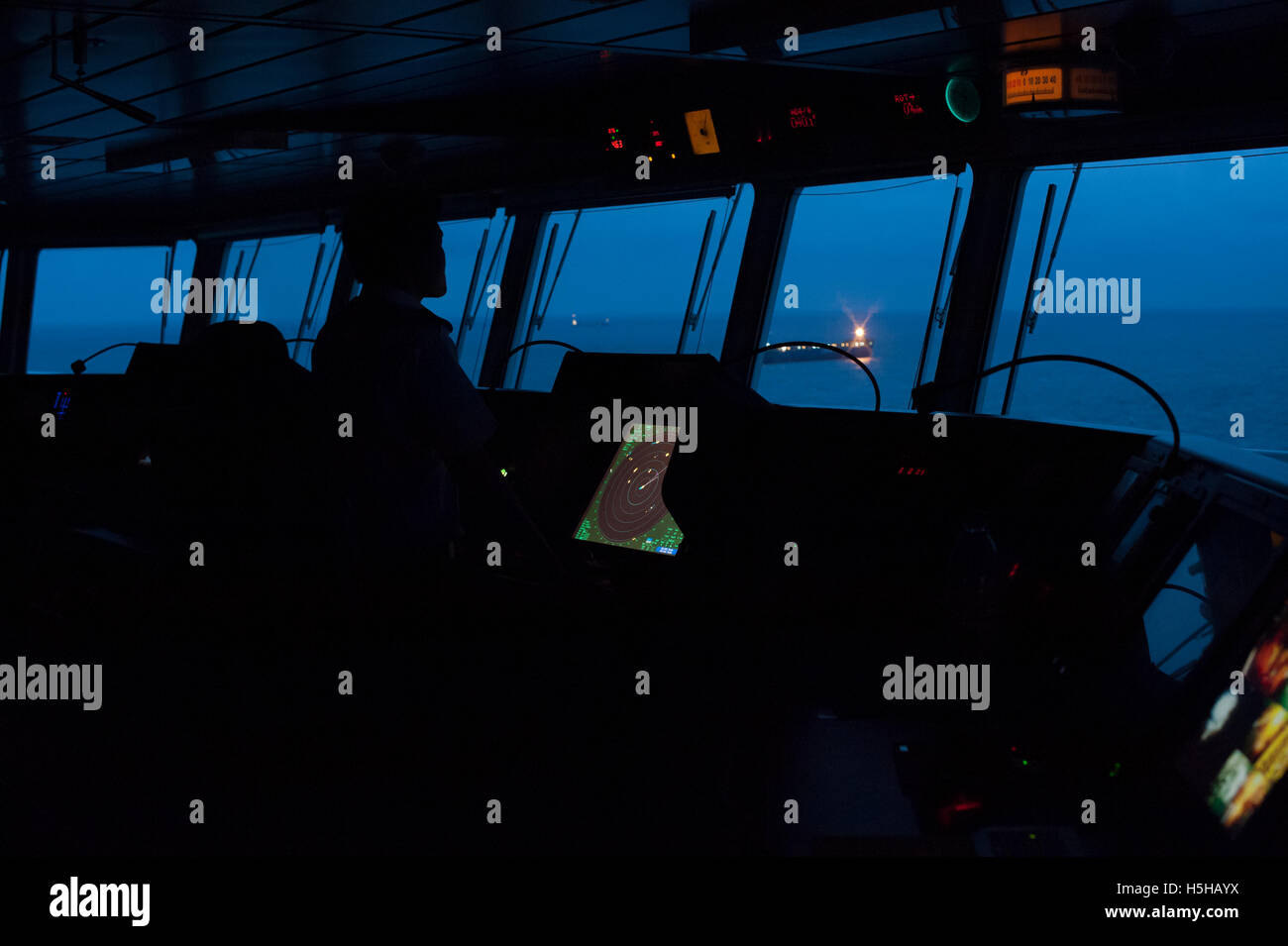 Radar ship hi-res stock photography and images - Alamy