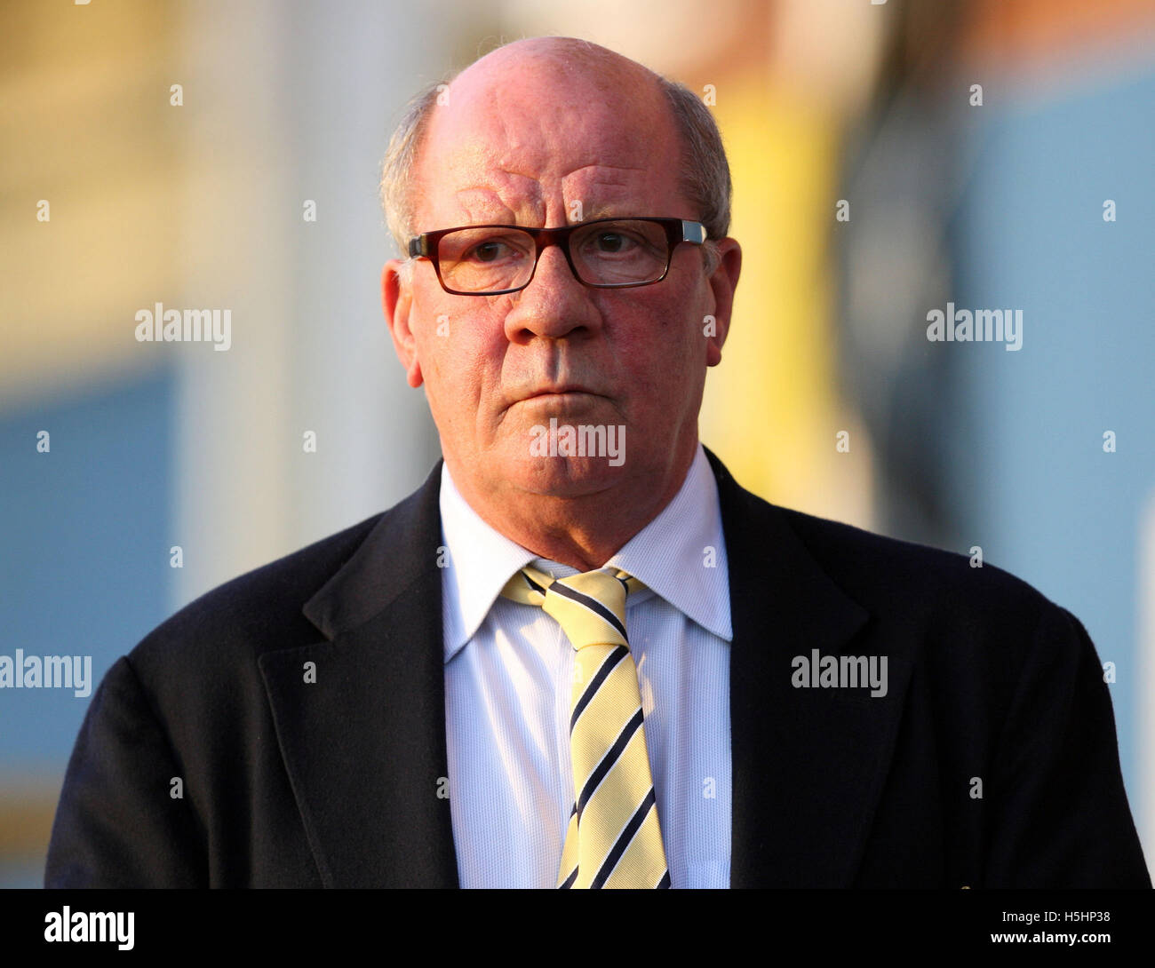 Oxford United manager Jim Smith - Grays Athletic vs Oxford United ...