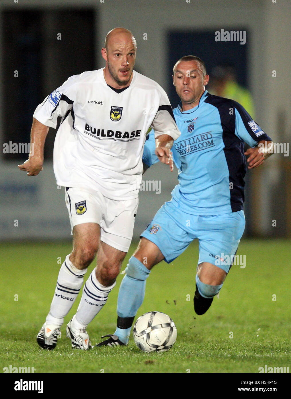 Paul Shaw of Oxford (left) and Jamie Stuart of Grays - Grays Athletic ...