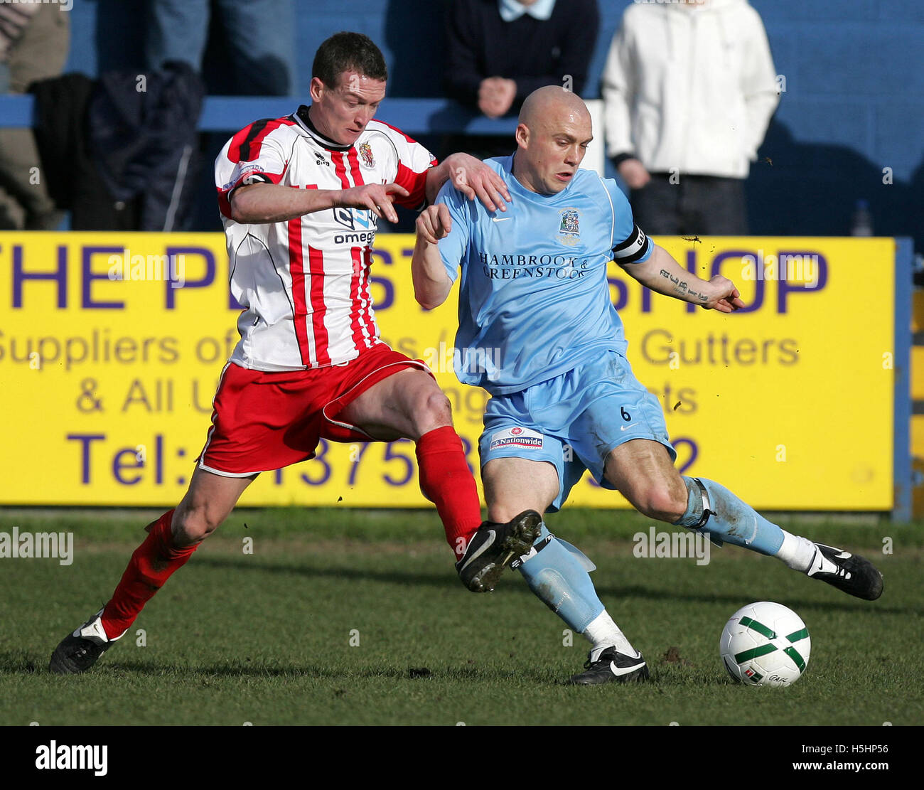 Stuart Thurgood of Grays tangles with Mark Beard of Stevenage - Grays Athletic vs Stevenage ...