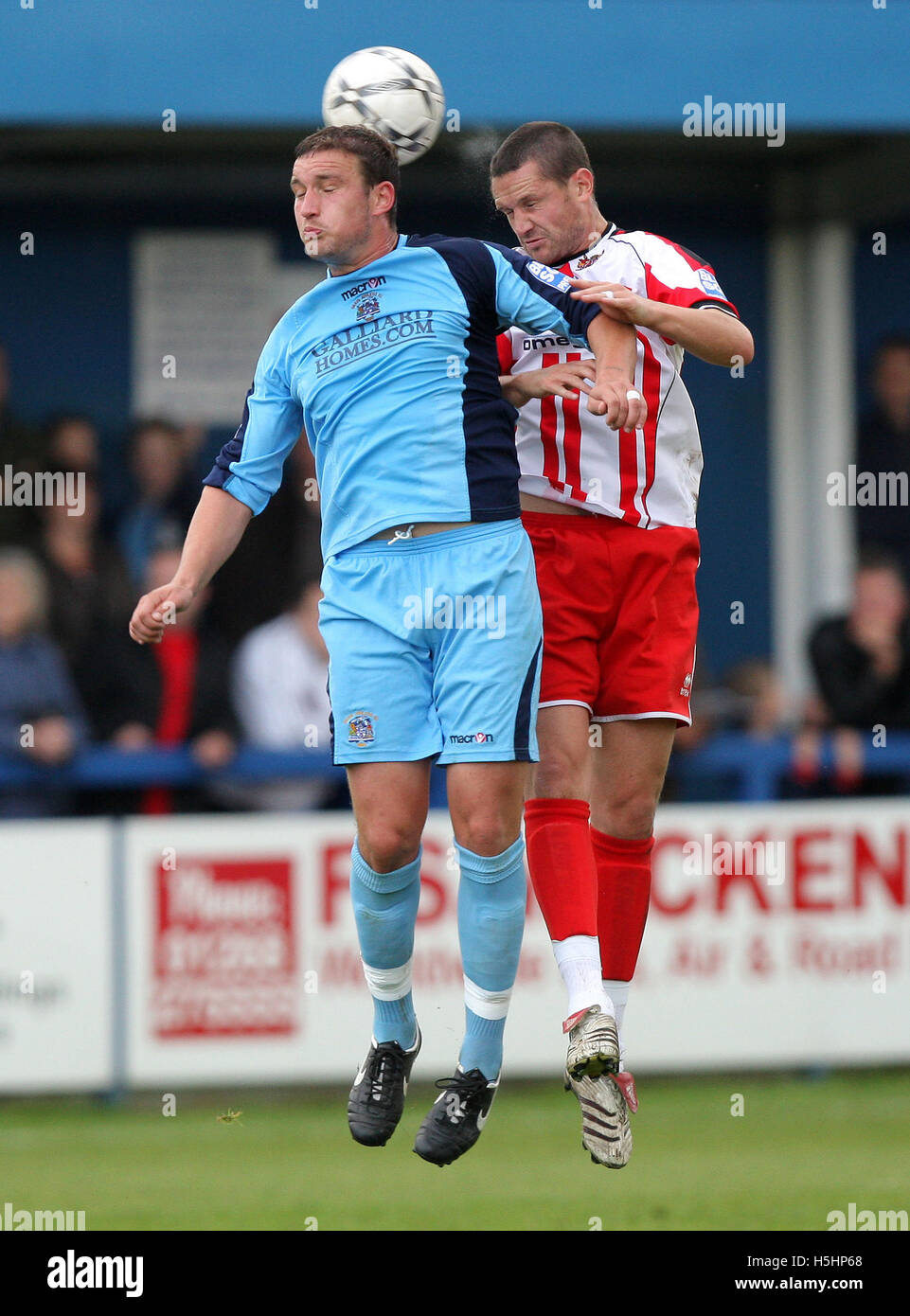 Danny Kedwell of Grays and Mark Arber of Stevenage - Grays Athletic vs ...
