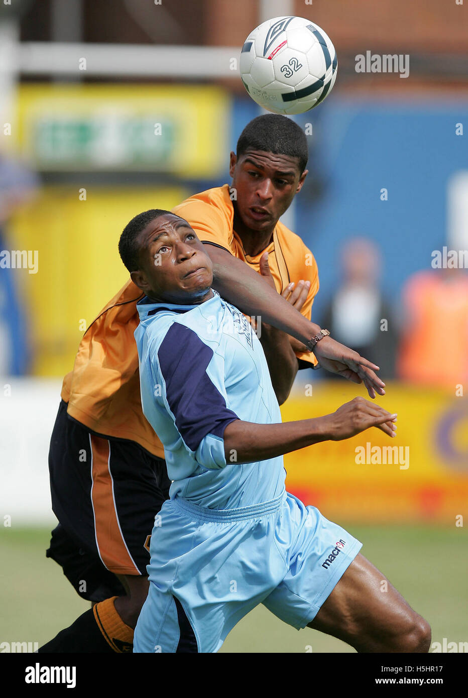 Aaron O'Connor of Grays and Mark Little of Wolves - Grays Athletic vs ...
