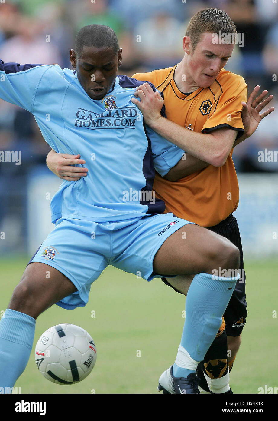 Dennis Oli of Grays and Neill Collins of Wolves - Grays Athletic vs ...
