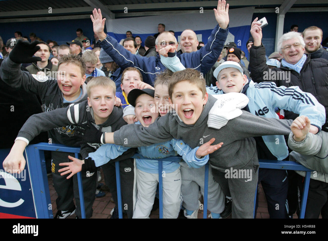 Grays Athletic Football Club Fans - 12/03/05 Stock Photo - Alamy