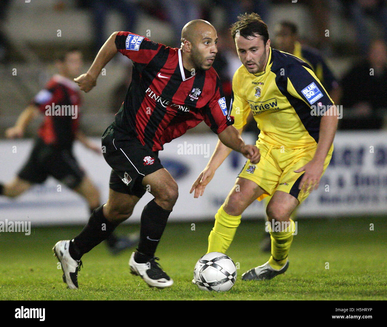 Dale Binns of Lewes takes on Charley Hearn of Grays - Lewes vs Grays ...