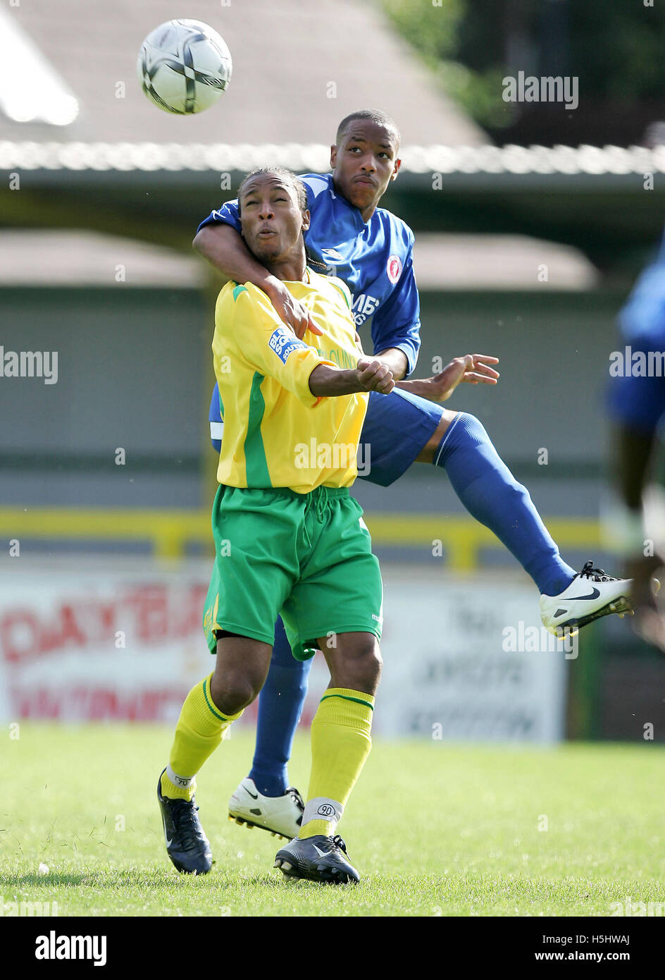 Wesley Thomas of Thurrock tussles with Adam Cottrell of Welling ...