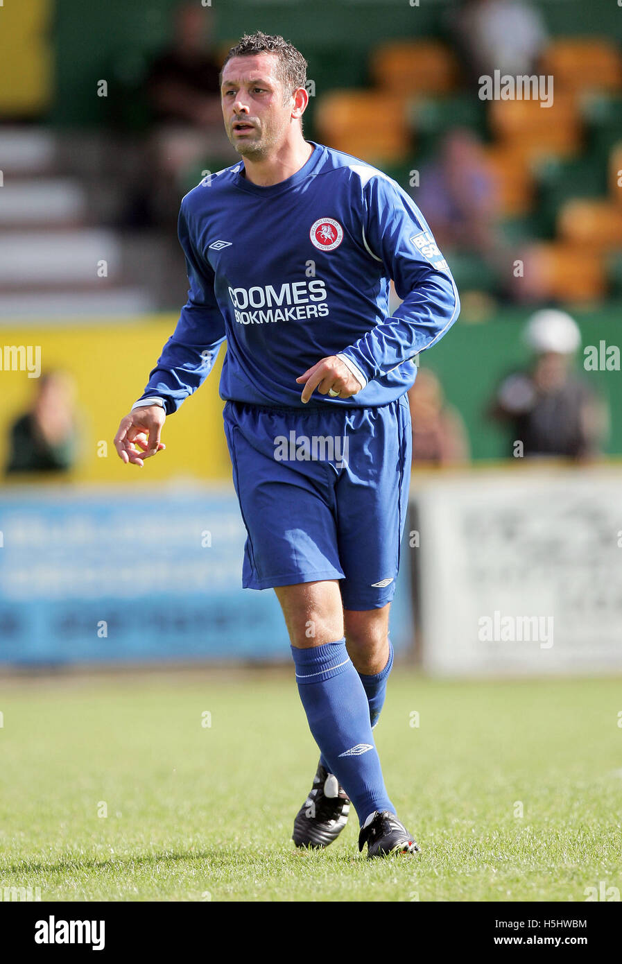 Non league player hi-res stock photography and images - Alamy