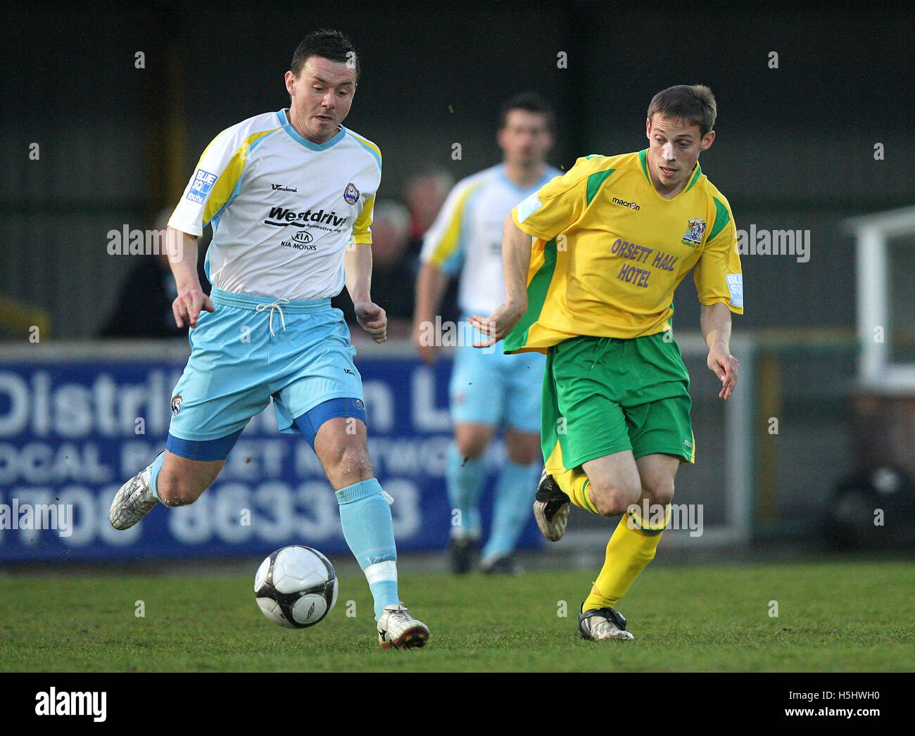 Bradley Quinton of Braintree (L) and David Bryant of Thurrock ...