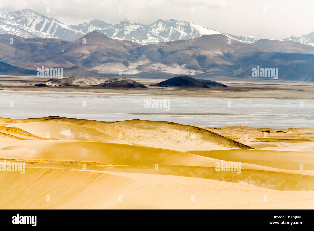 Fantastic landscape of the Tibetan Plateau Stock Photo - Alamy