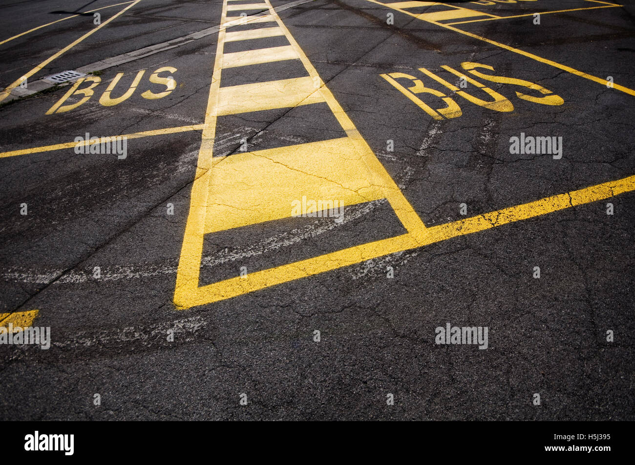 Bus station sign hi-res stock photography and images - Alamy