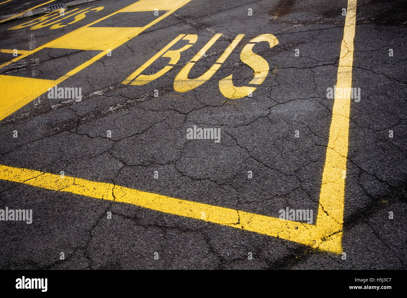 Bus station sign hi-res stock photography and images - Alamy