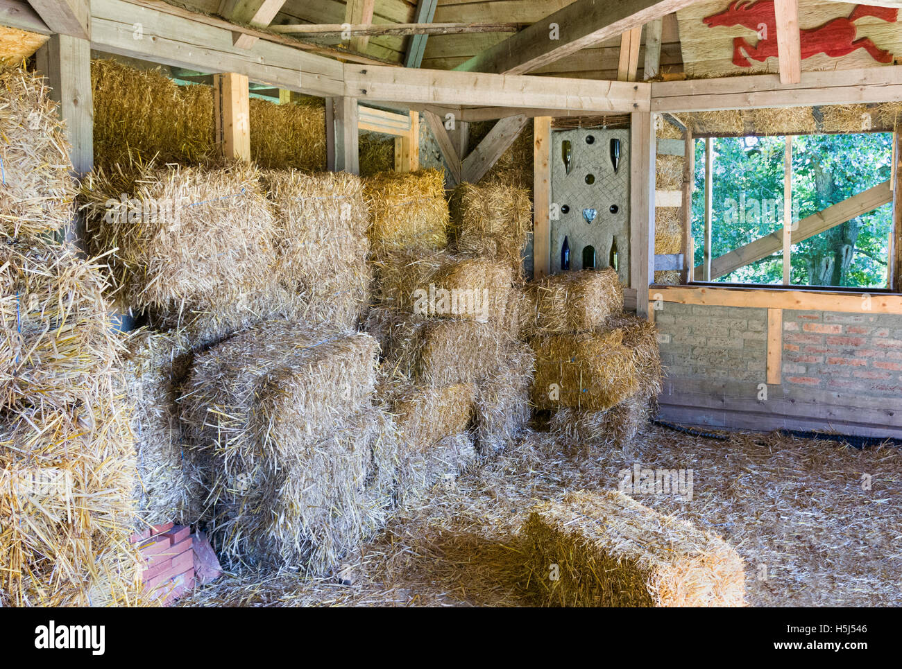 Hay Bales In Barn Stock Photos & Hay Bales In Barn Stock Images - Alamy