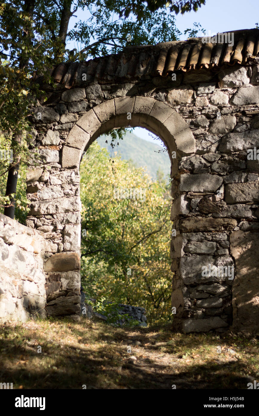 Stone door hi-res stock photography and images - Alamy