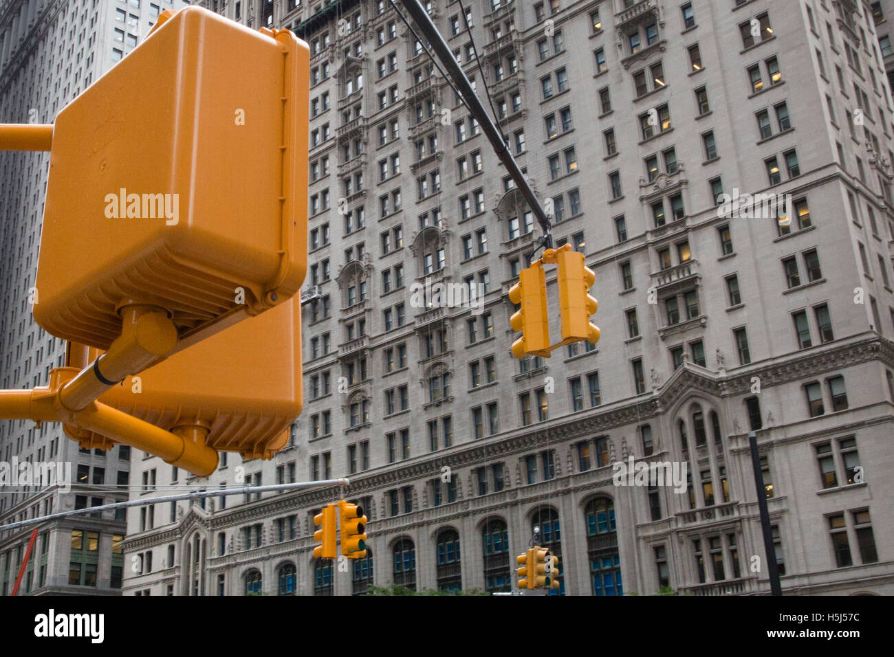 Pedestrian crosswalk signal nyc hi-res stock photography and images - Alamy