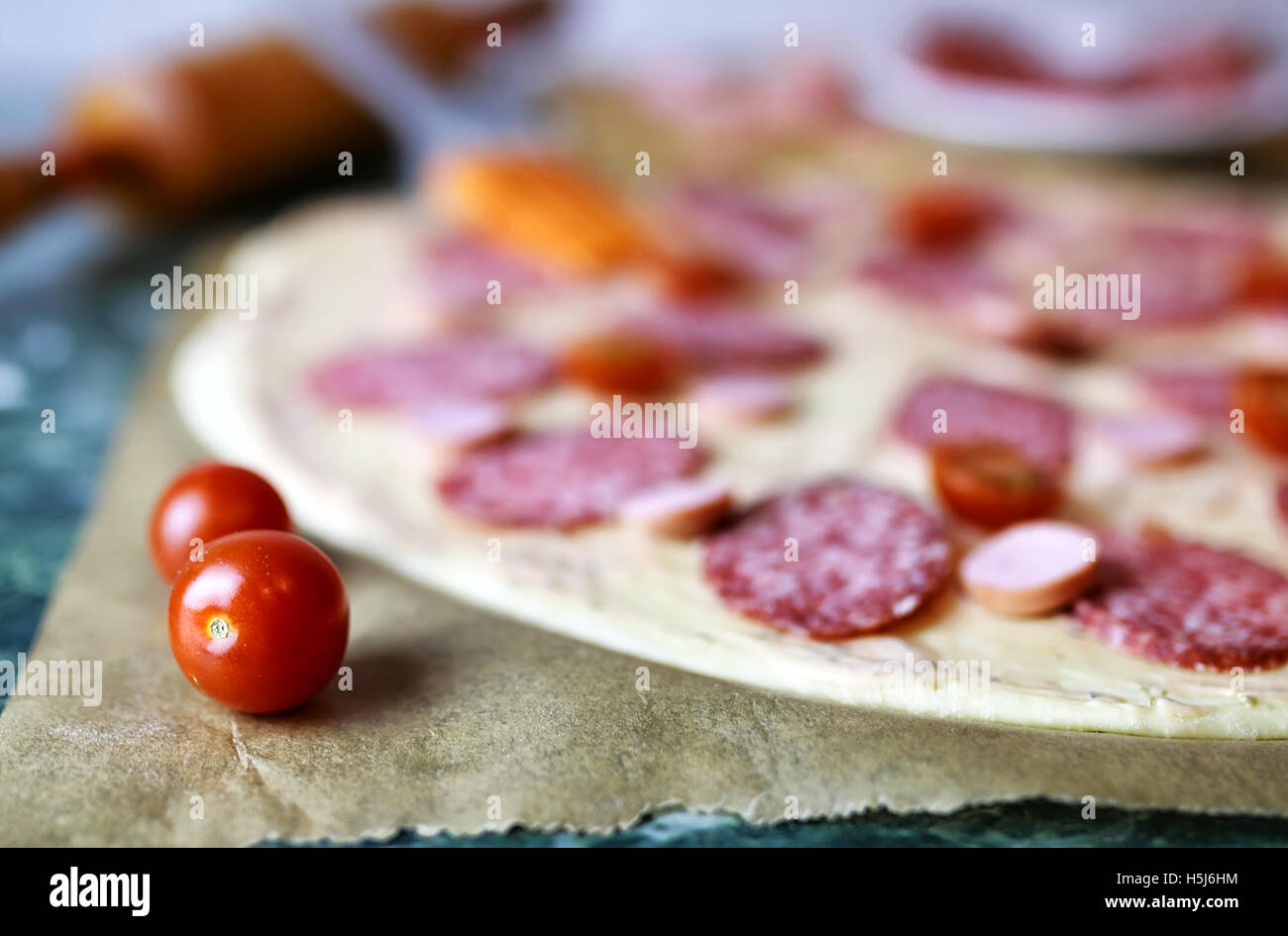 prepare pizza topping Stock Photo - Alamy