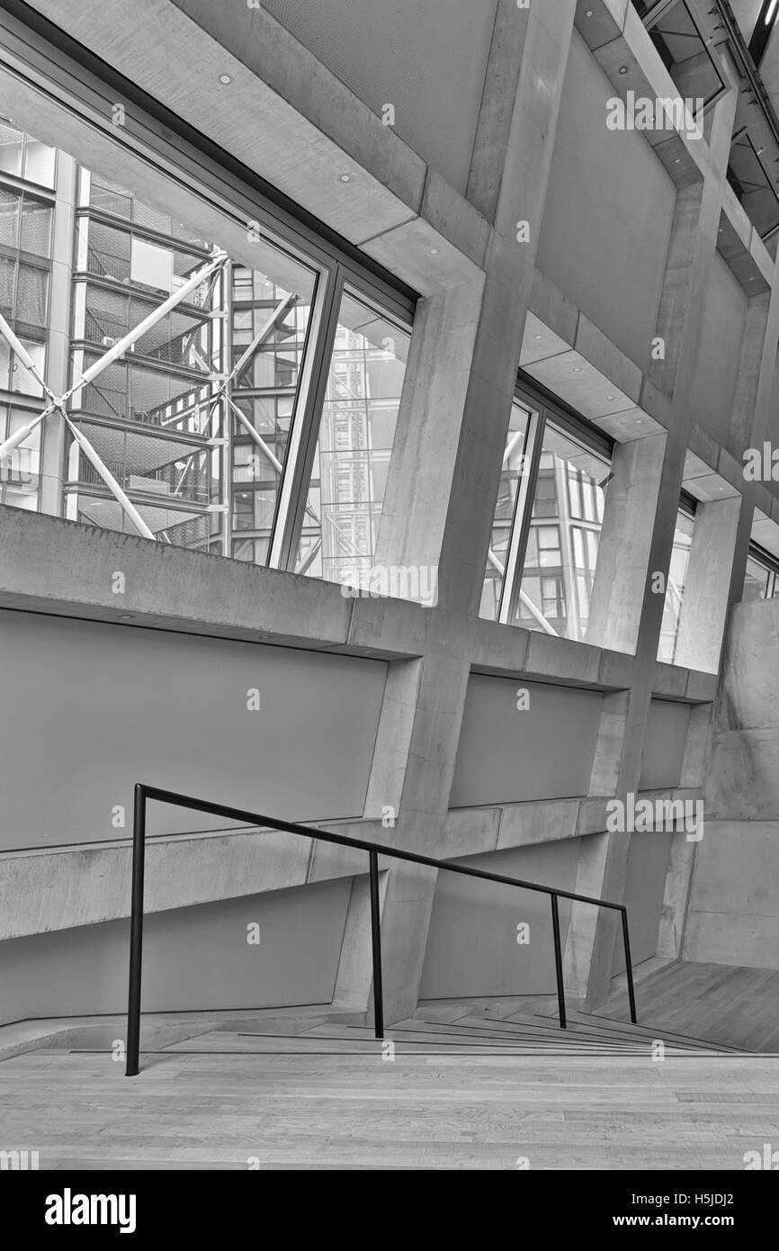 Modern home architecture uk Black and White Stock Photos & Images - Alamy