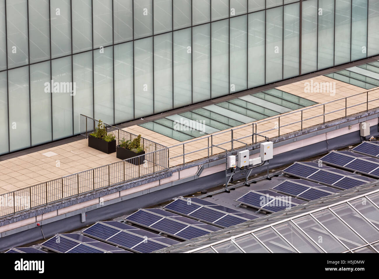 Tate modern viewing gallery view hi-res stock photography and images ...