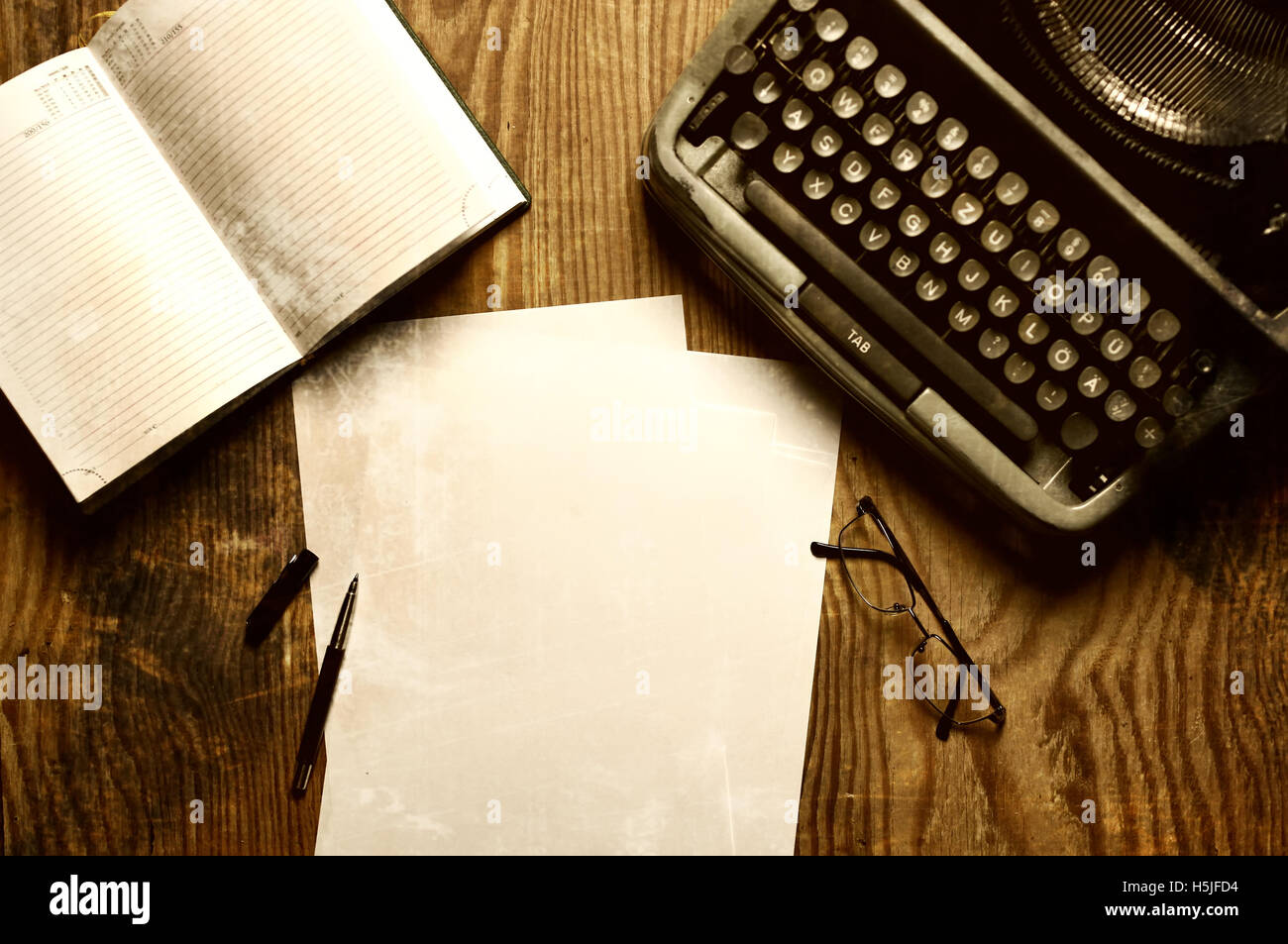 Typewriter Music Sheet High Resolution Stock Photography and Images - Alamy