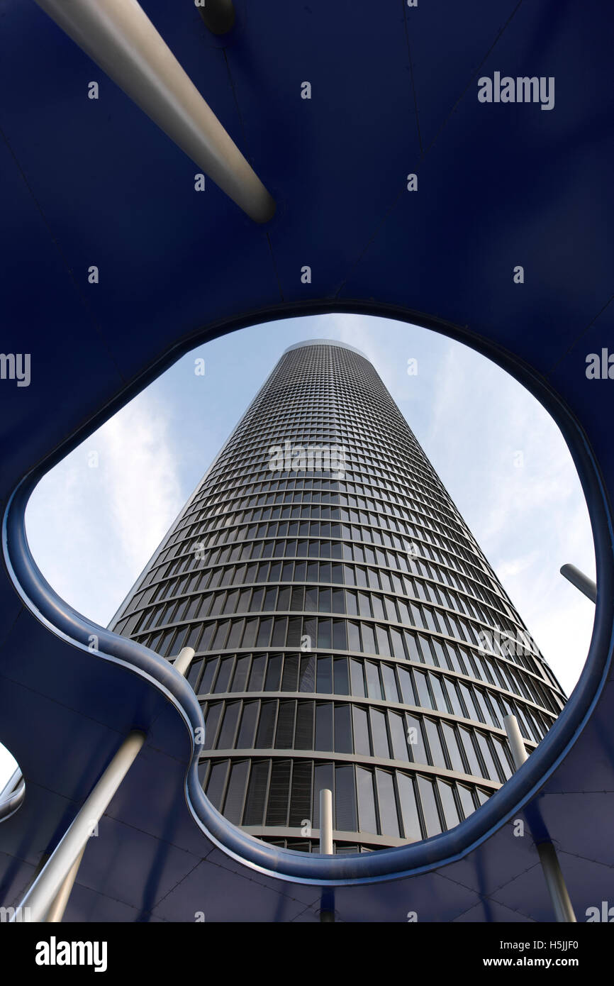 Roof construction skyscraper hi-res stock photography and images - Alamy