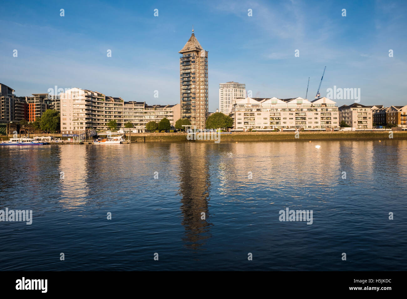 Chelsea harbour belvedere tower hi-res stock photography and images - Alamy