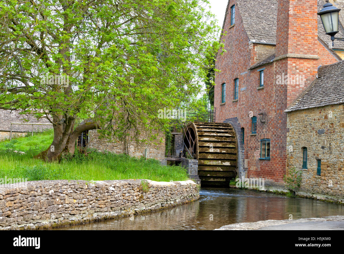 Undershot waterwheel hi-res stock photography and images - Alamy