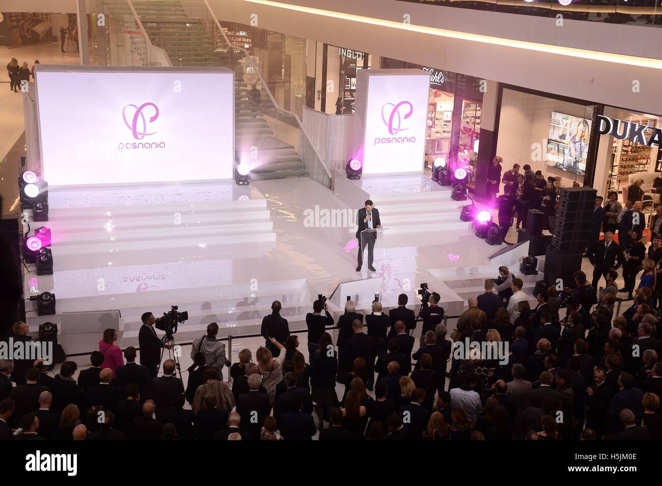 Eva Longoria at the opening of a new shopping center on October 19 ...