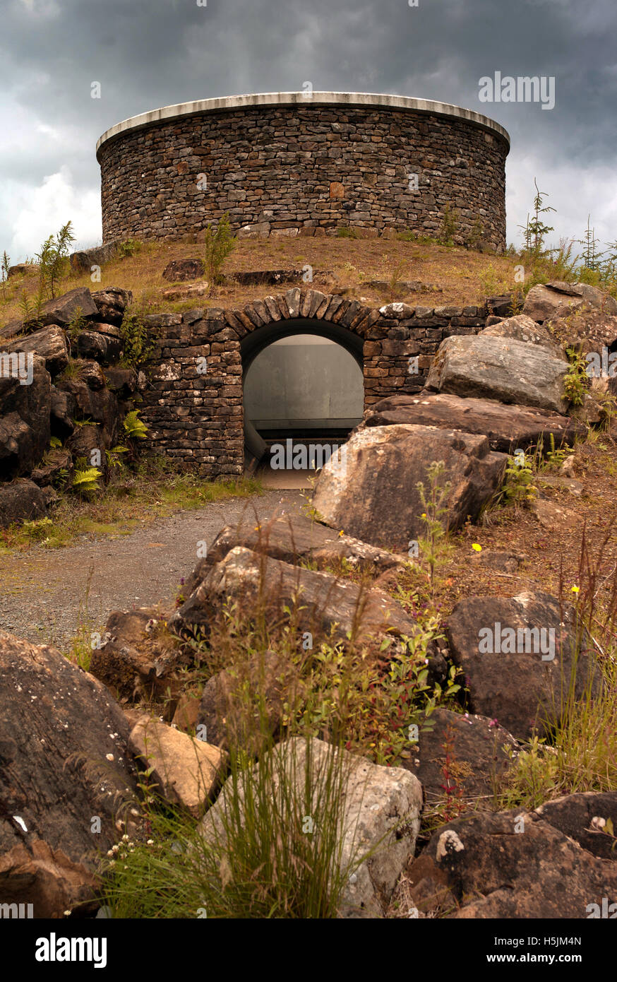 Skyspace sculptural artwork by James Turrell, Kielder, Northumberland ...
