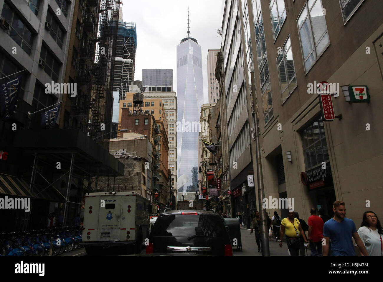 Street scene in New York City , USA Stock Photo - Alamy