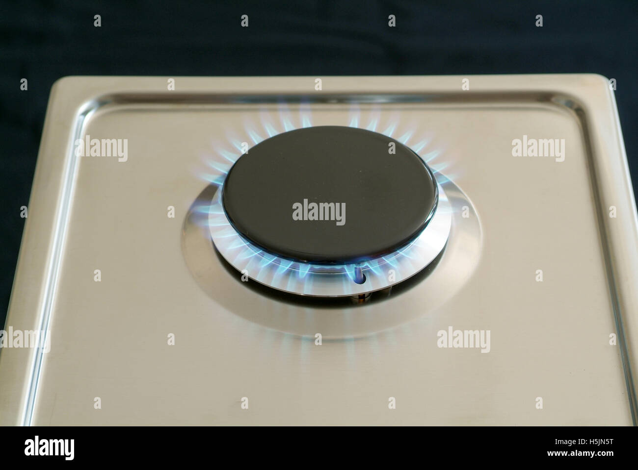 Gas burning from a kitchen gas stove Stock Photo - Alamy