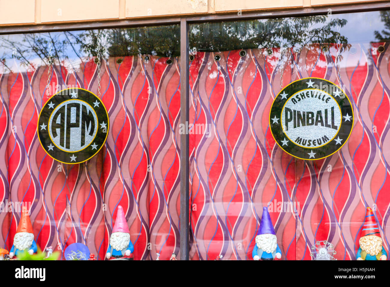 The Pinball Museum window graphics located on Battle Square in downtown ...